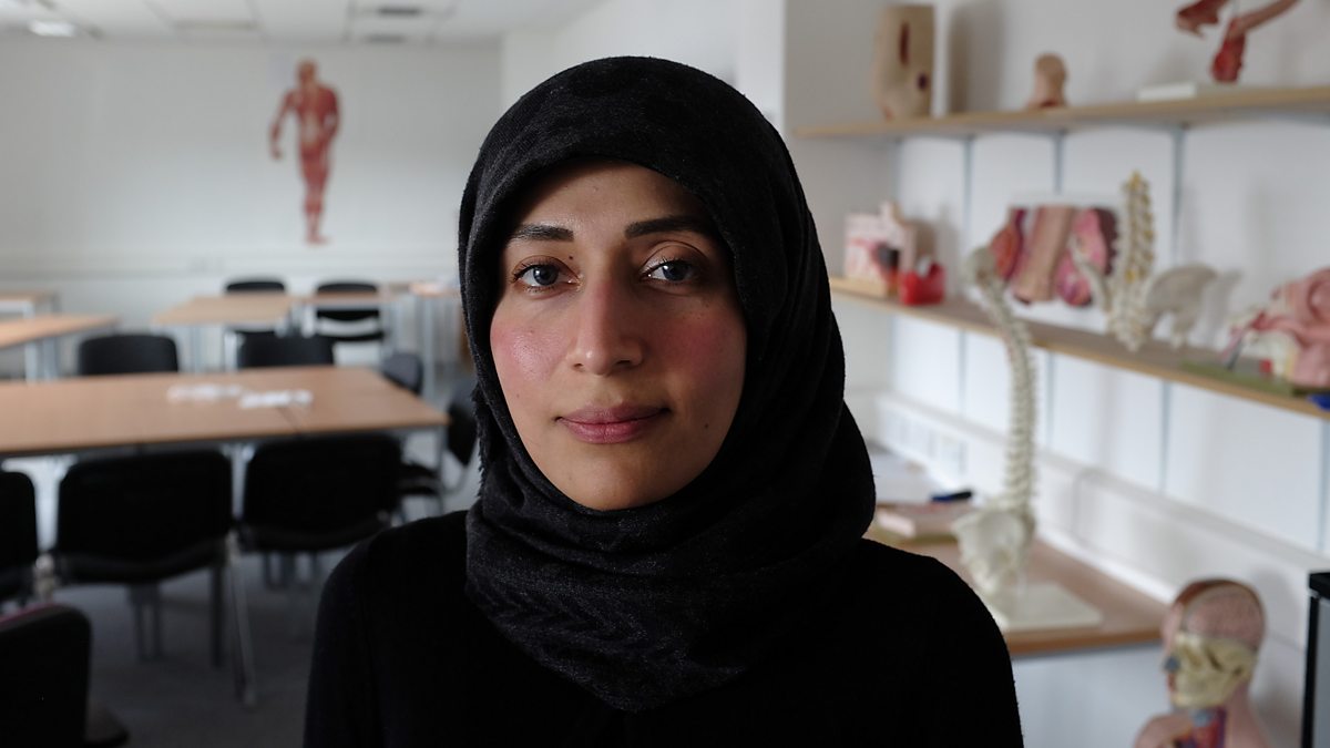 BBC News - Refugee Doctors