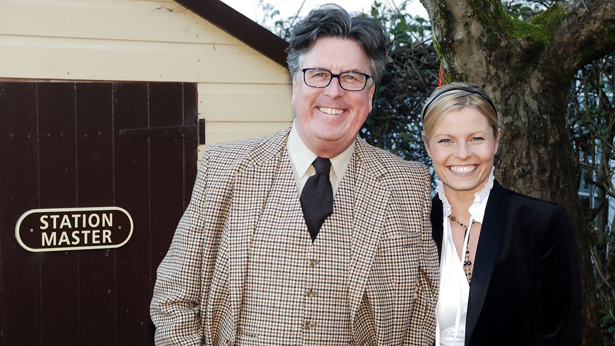 S4C - Cwpwrdd Dillad, Cyfres 2007, Pennod 2