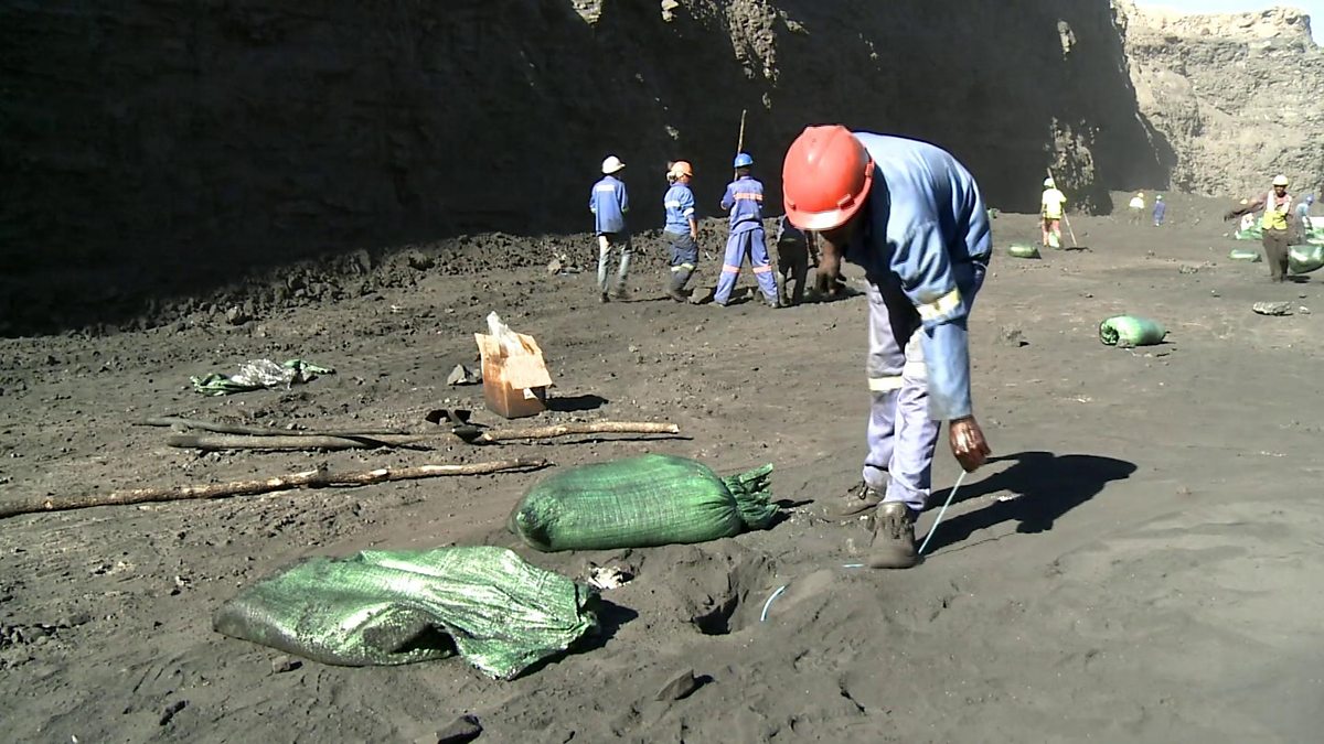 BBC News - Africa Business Report, 25/08/2017 GMT, Zimbabwe's lucrative ...