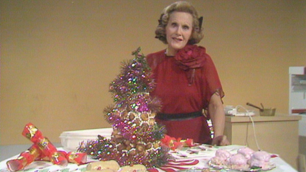 Fanny Cradock Cooks for Christmas - Series 1: 5. Petit Fours - BBC iPlayer