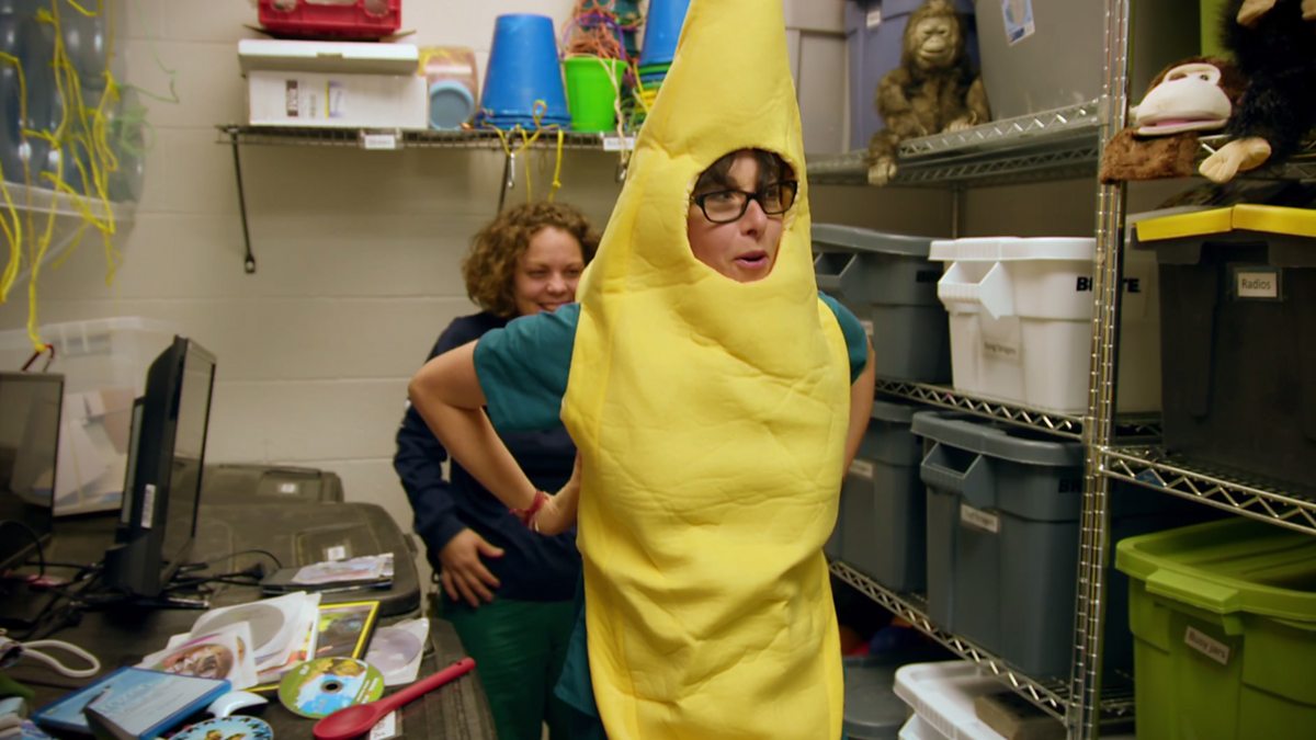 BBC Two - Sue Perkins and the Chimp Sanctuary, Chimp enrichment