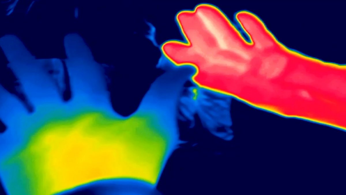 BBC Two - Reindeer Family and Me, Web exclusive: Thermal hands