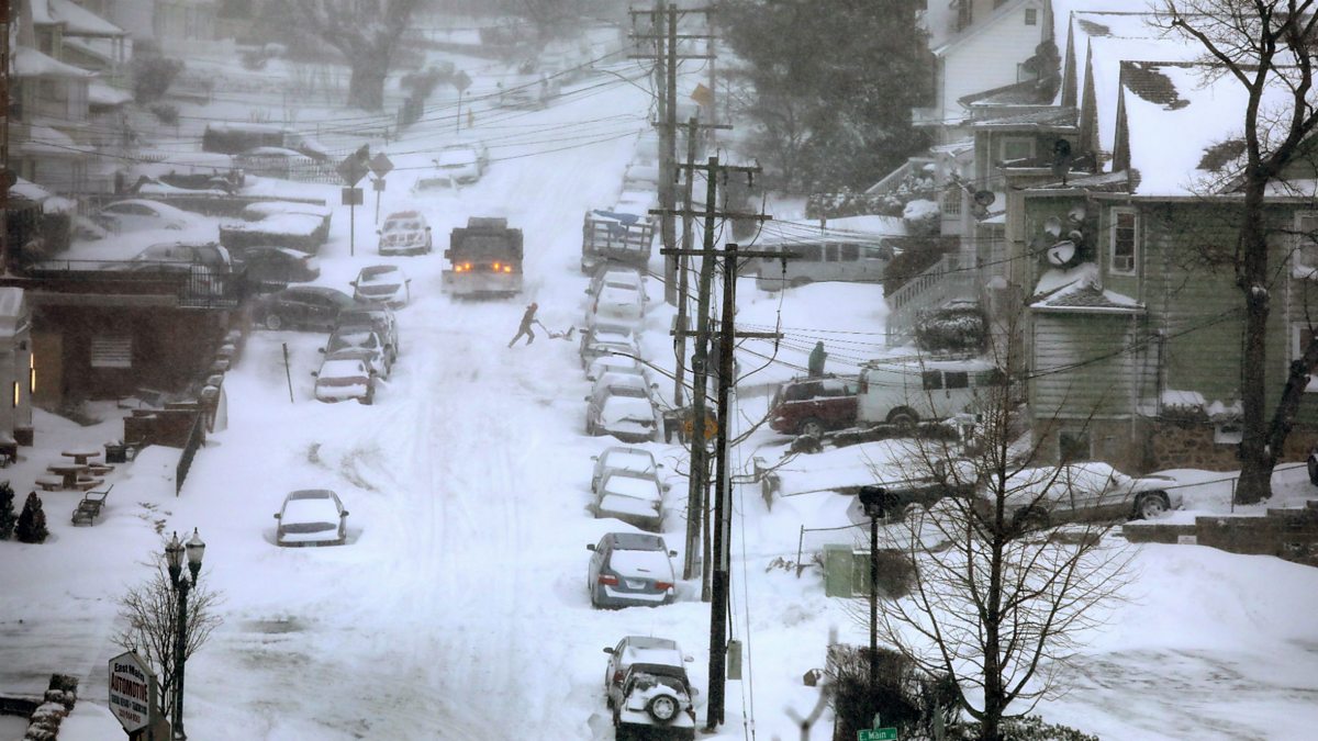 BBC World Service - Newsday, What is a 'bomb cyclone'?