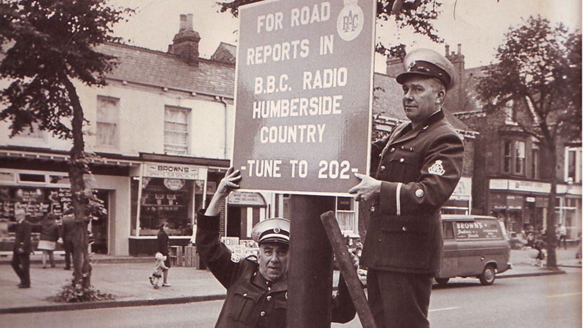 BBC Radio Humberside - Breakfast, 11/01/2018, Radio Humberside signs ...