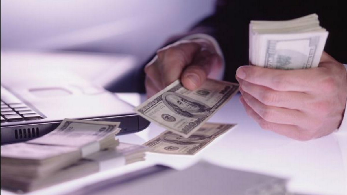 BBC World Service - Money on The Move, Big Players and Trends