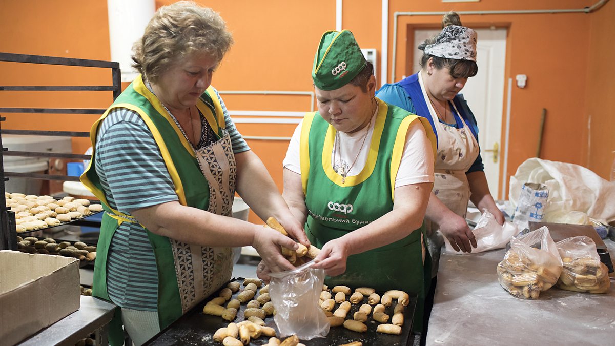BBC World Service - The Documentary Podcast, Ukraine's Frontline Bakery