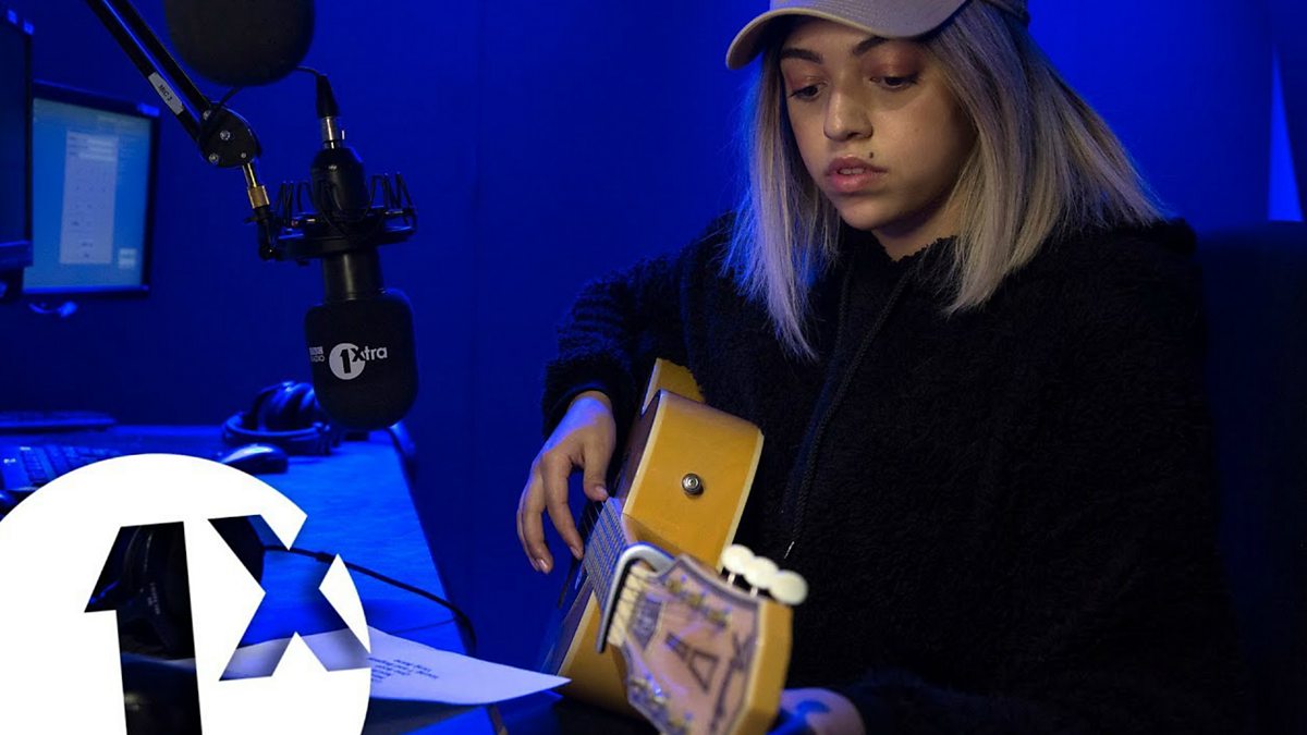 BBC Radio 1Xtra - DJ Target, Hot For 2018, Mahalia performs a stunning ...