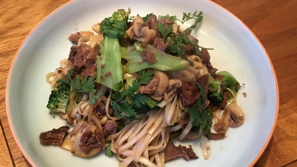 BBC Radio Ulster - Cooking with Paula McIntyre, Aromatic Shin of Beef