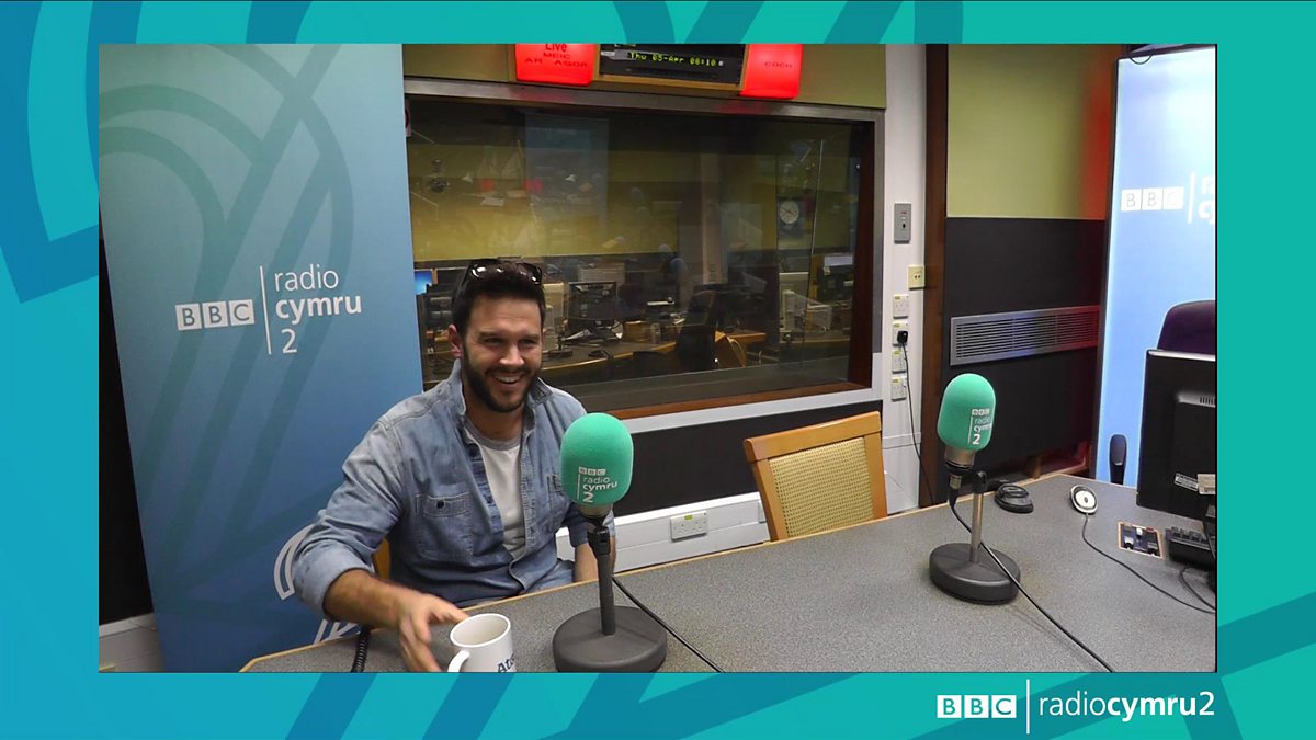 BBC Radio Cymru 2 - Sioe Frecwast, Holiadur Traed ar y Ddaear - Trystan ...
