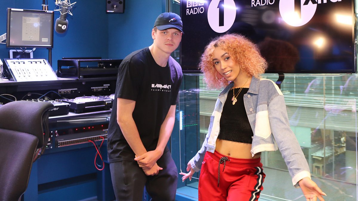 BBC Radio 1 - Annie Nightingale presents..., Snoochie Shy with Kamakaze ...