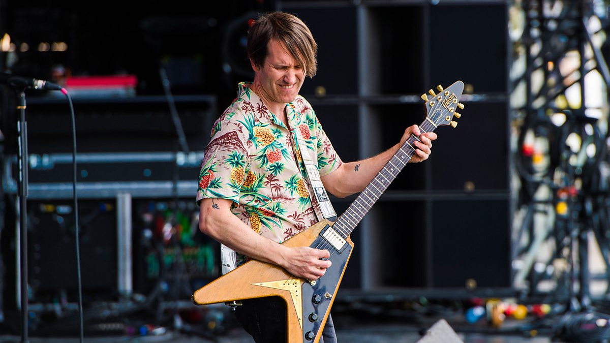 BBC Music - Biggest Weekend, Ash perform Buzzkill with members of The ...