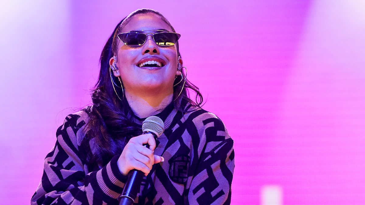 BBC Music - Biggest Weekend, Mabel flies high with Finders Keepers