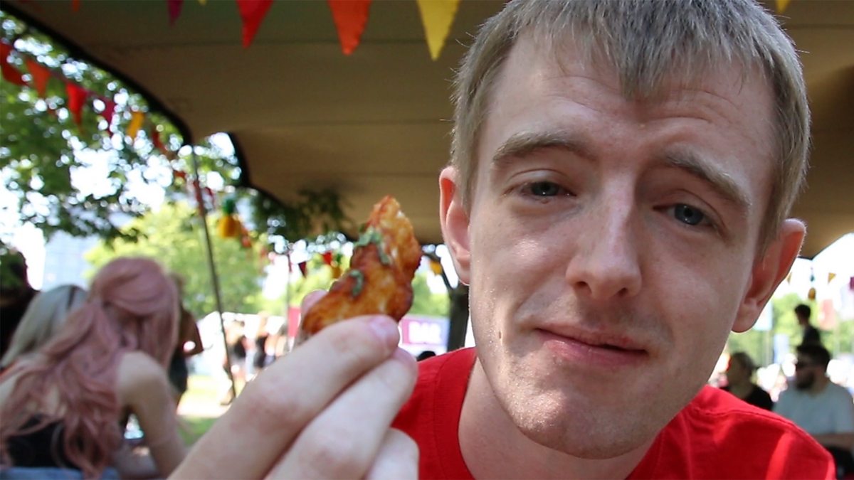 BBC - The Social, Dazza tries out the festival food at TRNSMT