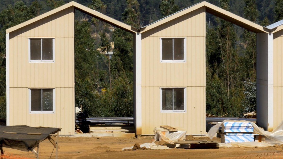 BBC World Service - People Fixing The World, Half a House