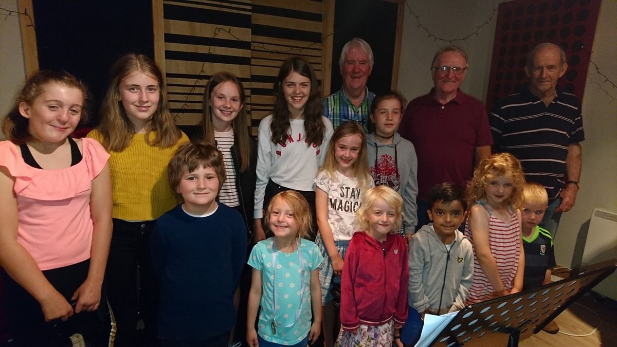 BBC Radio Cymru - Aled Hughes, Titw Tomos