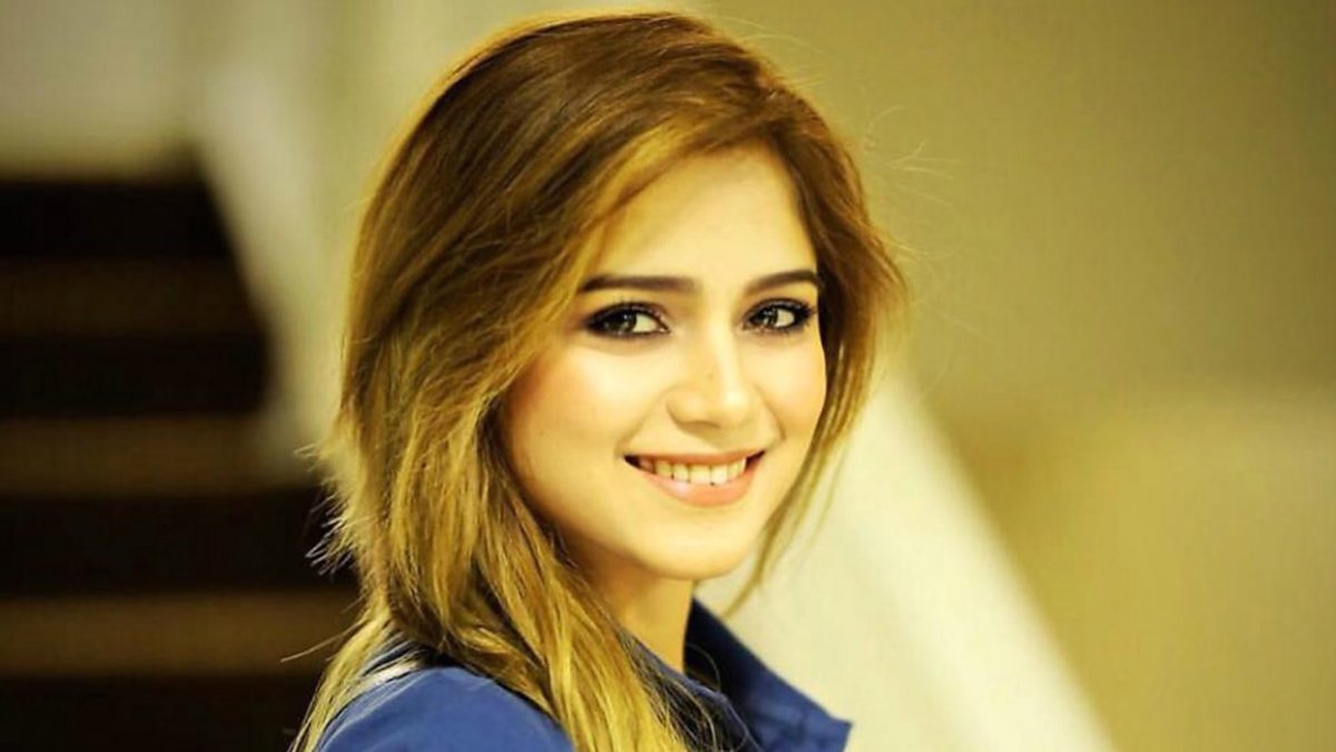 BBC Asian Network - Waqas Saeed, Singer Aima Baig - Clips