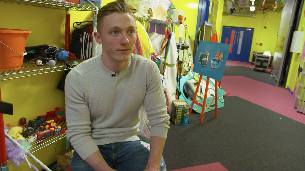 BBC One - Question of Sport, Series 48, Episode 7, Tell me something we ...