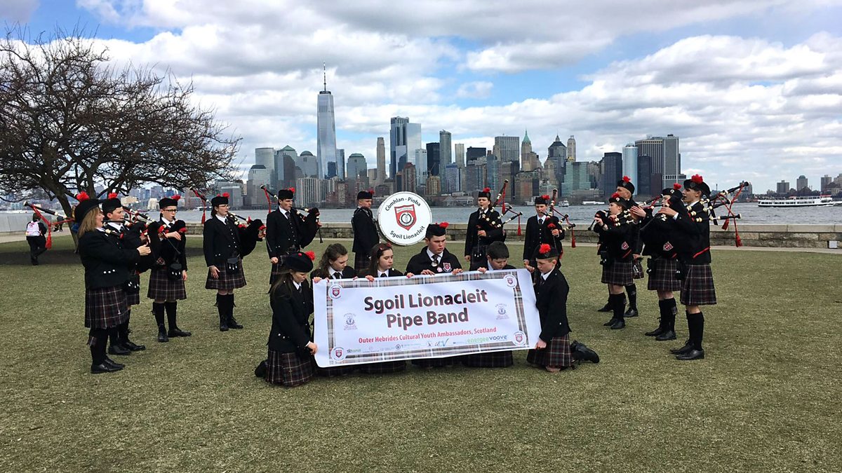 BBC ALBA - Piobairean Lionacleit ann an NY/Lionacleit Pipers in NY