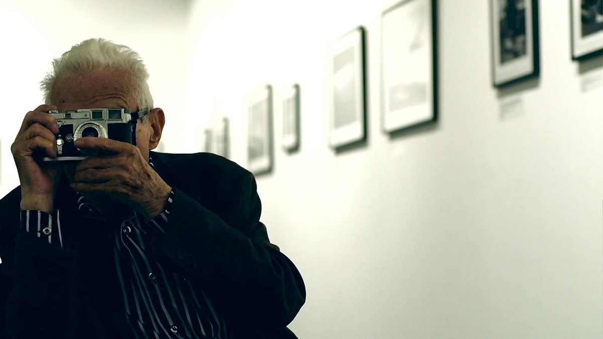 BBC Two - Newsnight, World renowned photographer Tony Vaccaro