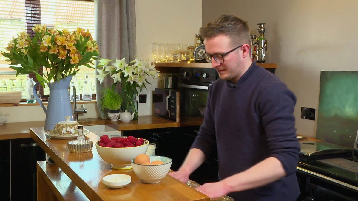 BBC ALBA - Fuine, Series 5, Episode 1, Coinnich ri preasantair ùr Fuine ...