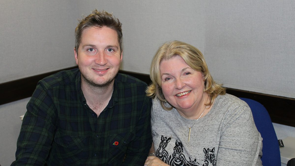 BBC Radio Cymru - Ifan Jones Evans, Merch o'r Wlad