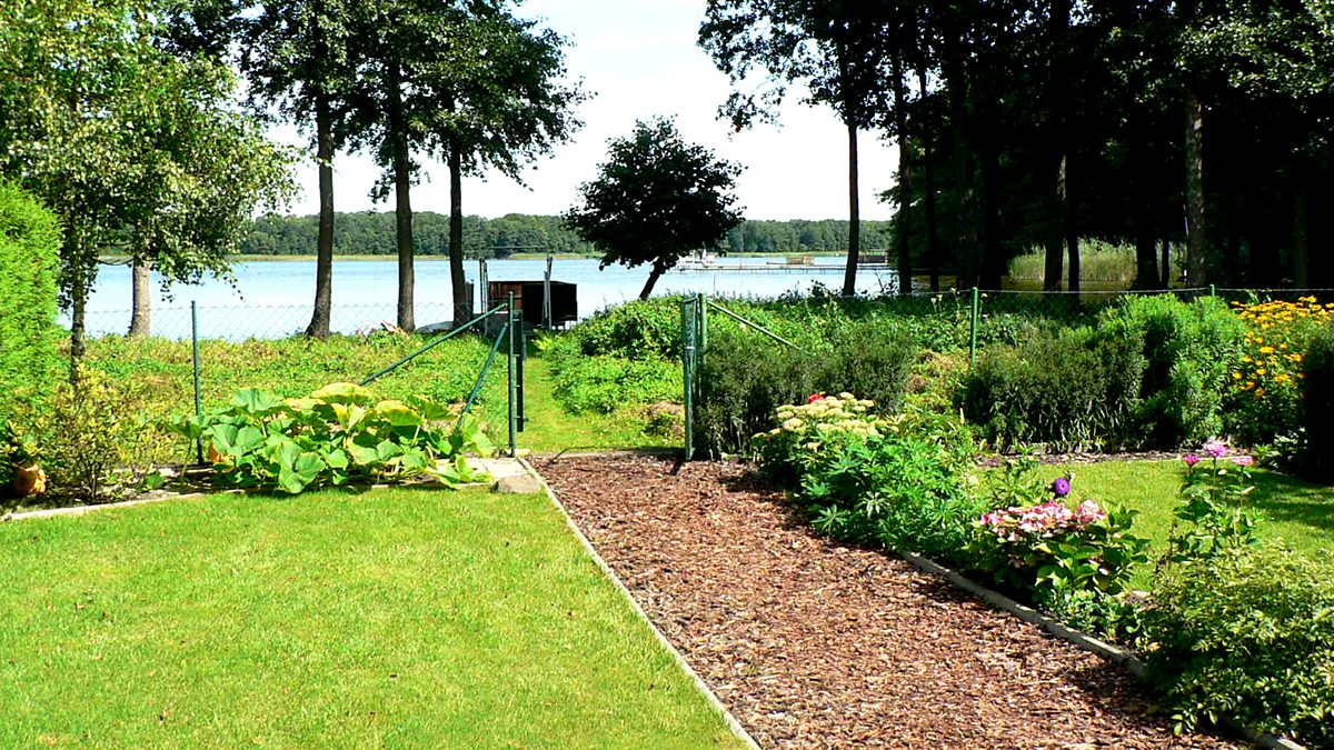 BBC Radio 4 Extra - The Garden of Time by JG Ballard