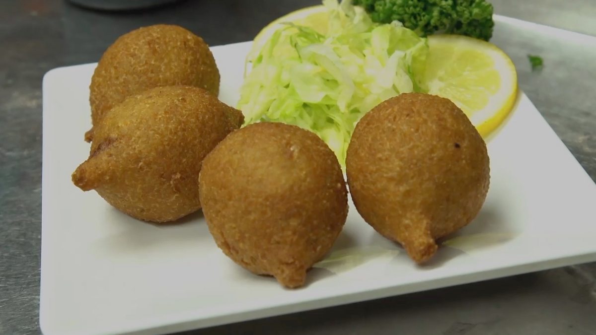 BBC World Service - What We Eat..., Syria: Kibbeh