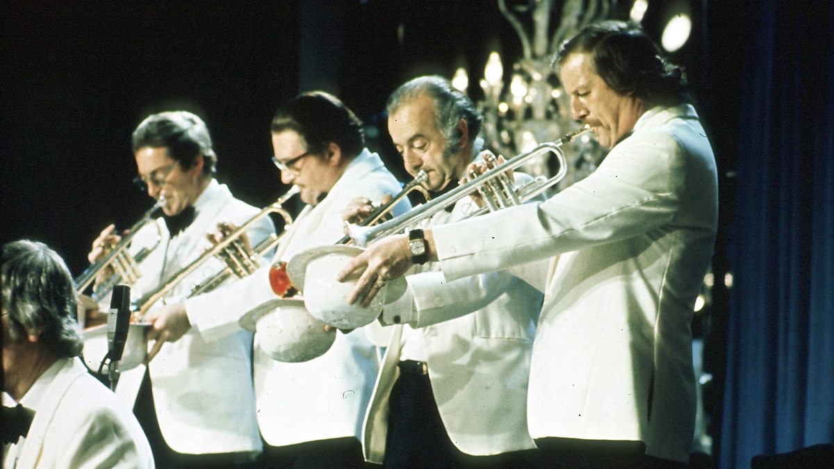 BBC Radio Solent - Alex Dyke, The Wall of Sound with Alex Dyke, Singer ...