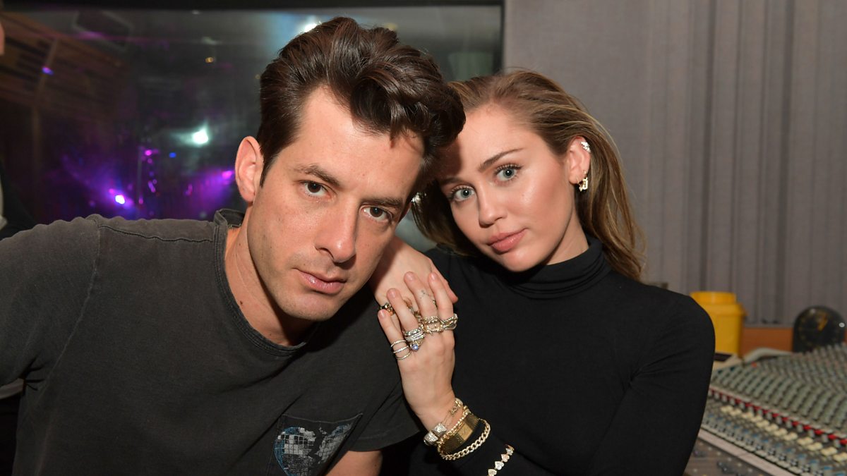 BBC Radio 2 - Steve Wright in the Afternoon, Stephen Fry, Mark Ronson ...