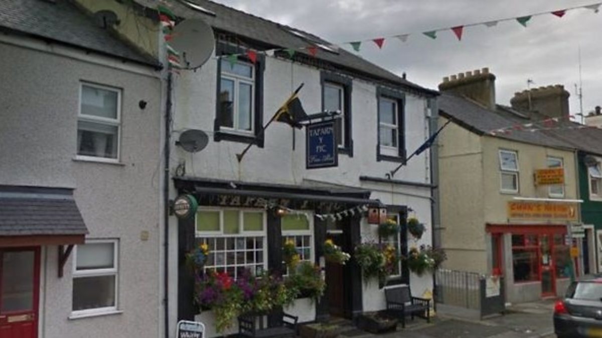 BBC Radio Cymru - Post Cyntaf, Tafarn y Fic- ymdrech cymuned Y ...