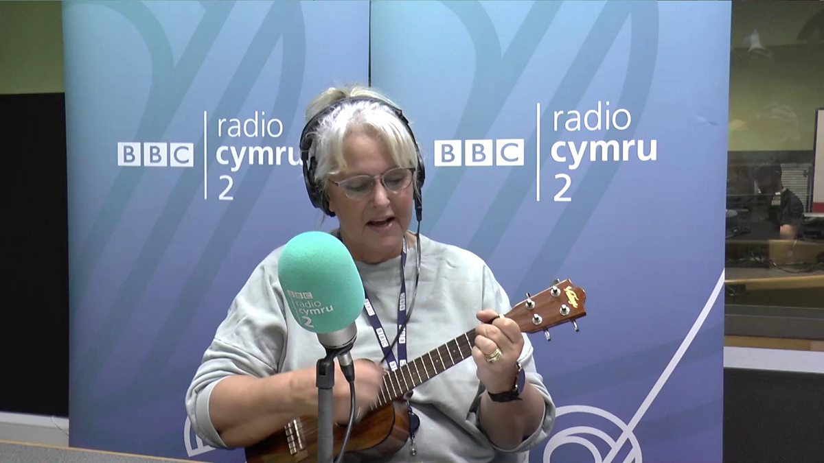 BBC Radio Cymru 2 - Sioe Frecwast, Dafydd a Caryl, Babis bach mis Ionawr