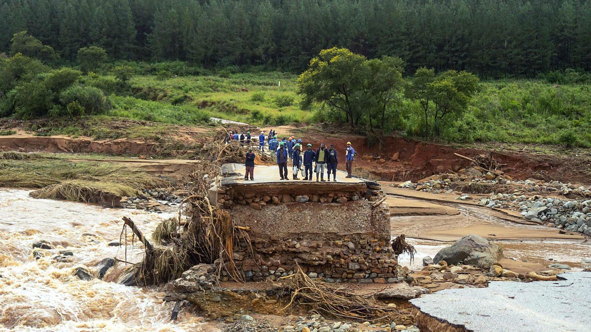 BBC World Service - Newsday, Rising flood waters hamper rescue efforts ...