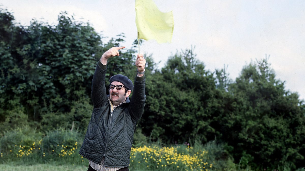 S4C - 40 Uchaf C'mon Midffild, Pennod 1