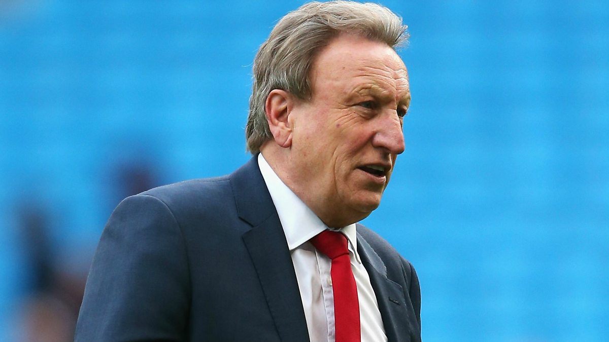 BBC Radio Cymru - Ar y Marc, Neil Warnock a'r dyfarnwyr!