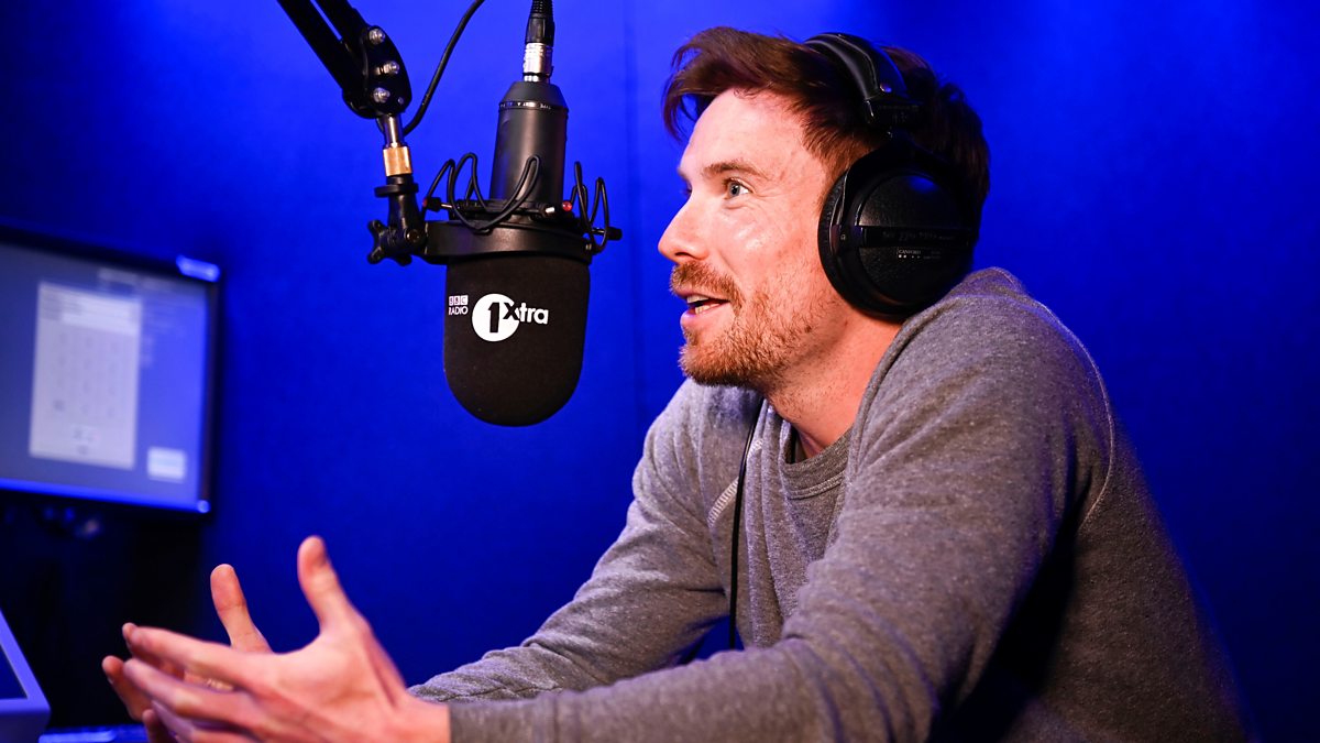 BBC - Joe Dempsie aka Gendry: Why I hate Game of Thrones spoilers
