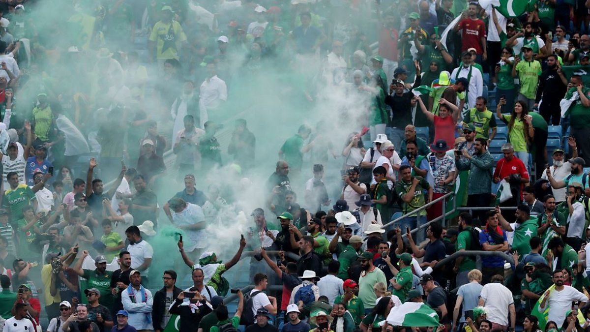 BBC Radio 5 Live - Test Match Special, CWC Day 31: Pakistan squeeze ...