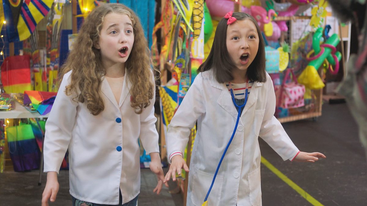 Molly and Mack - Series 2: 6. Toy Vet Suki - BBC iPlayer