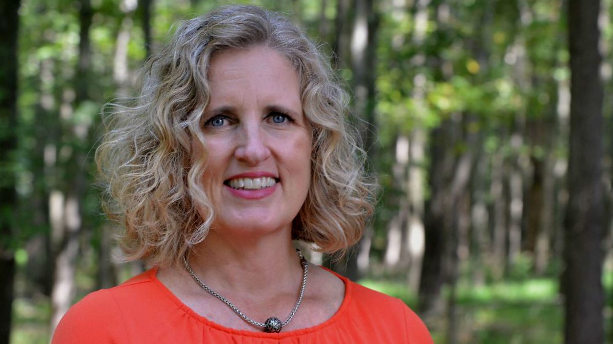 BBC World Service - Newsday, Woman who gave Trump the finger wins ...