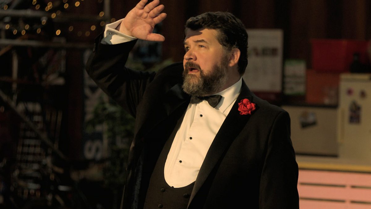 Molly and Mack - Series 2: 19. The Spotlight - BBC iPlayer