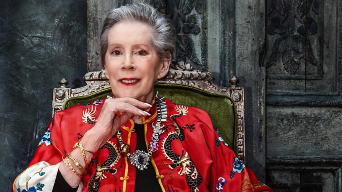 BBC News - In England, Former 85-year-old Vogue model reminisces
