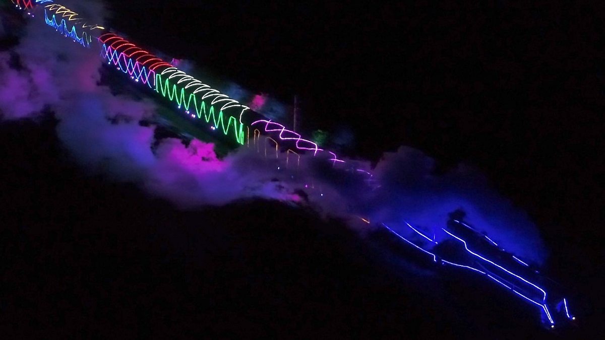 BBC One - Look East, Evening News, 21/11/2019, Steam train cuts blaze ...