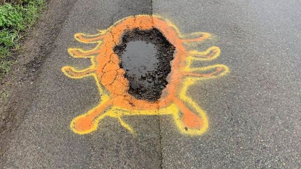 BBC Radio Lincolnshire - Scott Dalton, Big bin row and pothole art, The ...