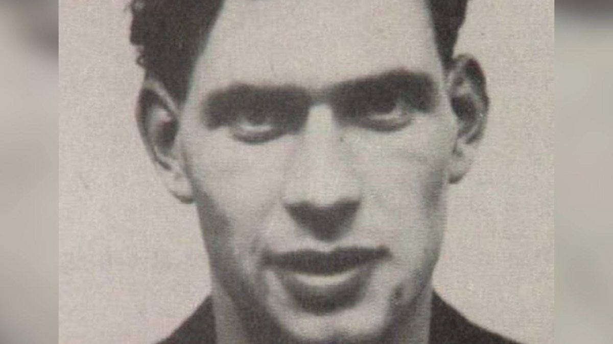 BBC Radio Cymru - Dros Ginio, Elin Gwilym, 'Roedd Ronnie Harries yn ...