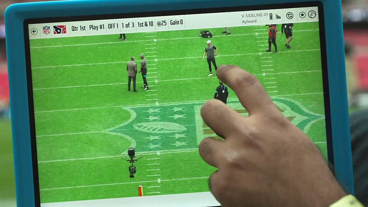 BBC News - Click, NFL: How tablets are transforming the sport