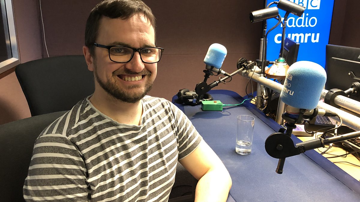 BBC Radio Cymru - Dros Ginio, Dewi Llwyd, Faint o eiriau sydd ganddoch ...