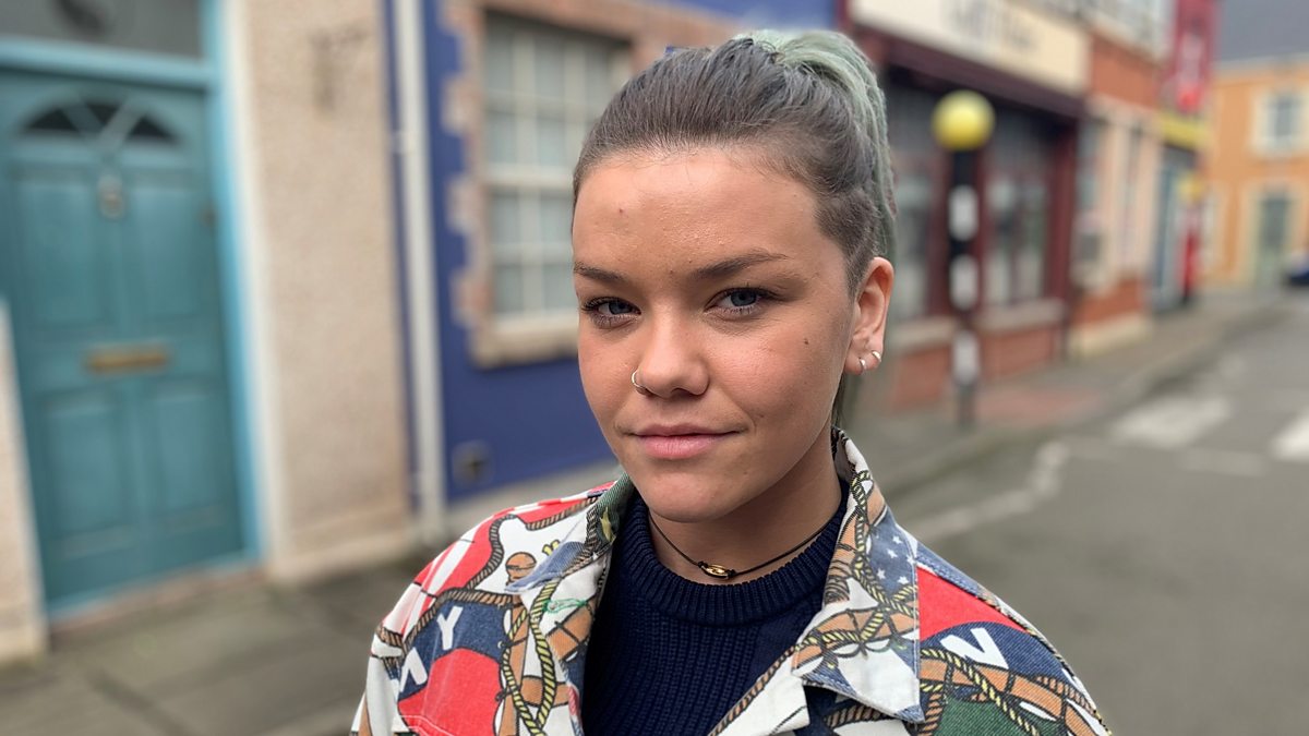 BBC Radio Cymru - Ifan Jones Evans, Aelod newydd cast Pobol y Cwm