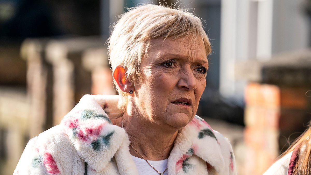EastEnders 2018 - 2021 - 2020: 27/04/2020 - BBC iPlayer