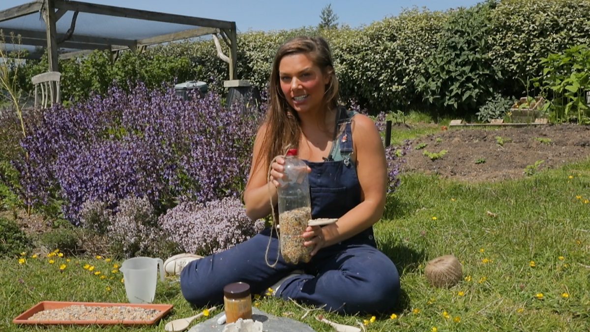 BBC Two - Springwatch, 2020, How to build a bird feeder