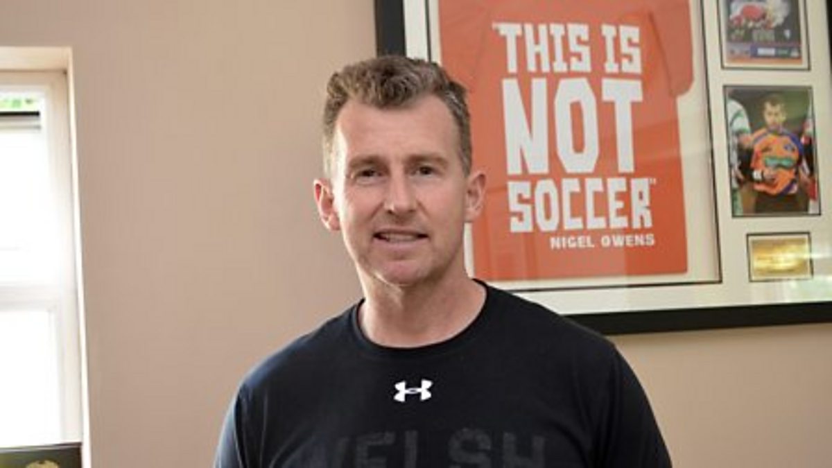 BBC Radio Cymru - Ifan Jones Evans, Nigel Owens yn Rhoi'r Byd yn ei Le