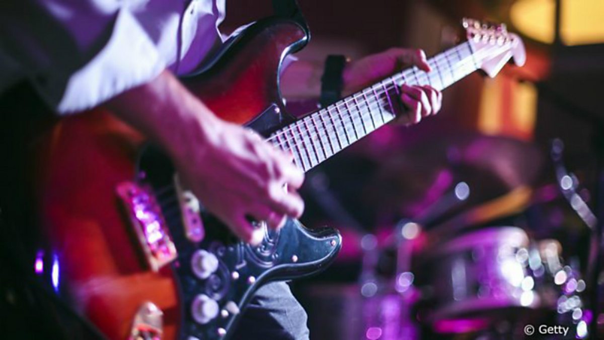 BBC Radio Cymru - Rhys Mwyn, Intros Caneuon